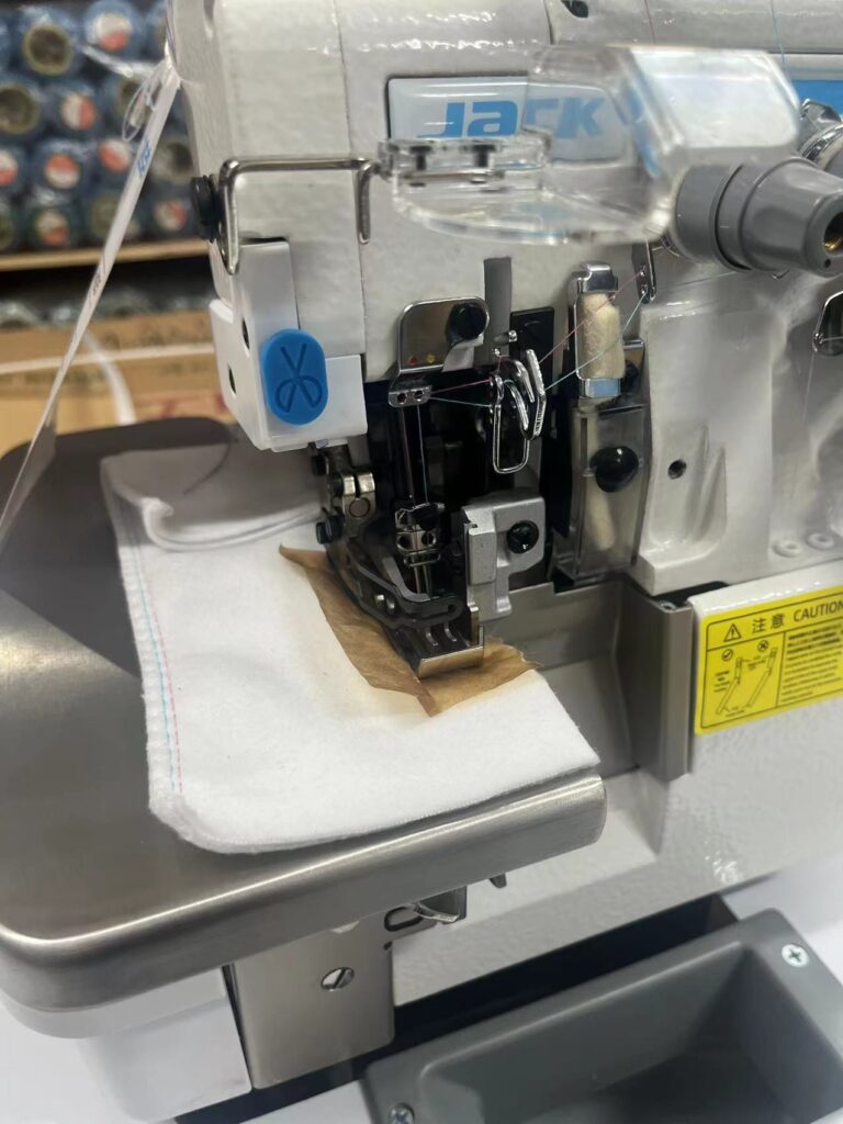 JACK C5T heavy fabric overlock sewing machine – sewingmachine-world